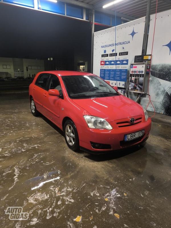 Toyota Corolla 2004 Viļņa, ar dzinēja tilpumu 2.00 L un nobraukumu 325 tūkst. km par 1150 €, foto 3 vietnē AUTOMOTO.COM.LV