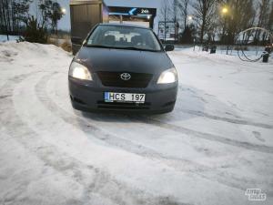 Toyota Corolla 2004 in Kaunas, with an engine capacity of 2.00 L and mileage of 200 thousand km for 1250 €, photo 2 on AUTOMOTO.COM.LV