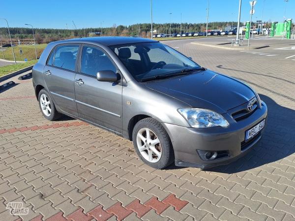 Toyota Corolla 2004 Viļņa, ar dzinēja tilpumu 2.00 L un nobraukumu 215 tūkst. km par 1150 €, foto 2 vietnē AUTOMOTO.COM.LV