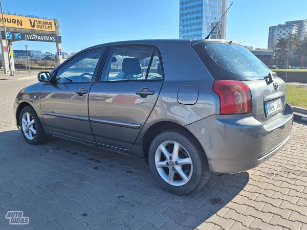 Toyota Corolla 2004 Viļņa, ar dzinēja tilpumu 2.00 L un nobraukumu 215 tūkst. km par 1150 €, foto 6 vietnē AUTOMOTO.COM.LV