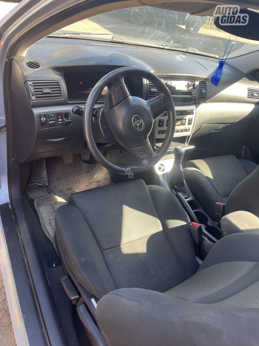 Toyota Corolla 2004 in Kaunas, with an engine capacity of 1.40 L and mileage of 310 thousand km for 1700 €, photo 11 on AUTOMOTO.COM.LV