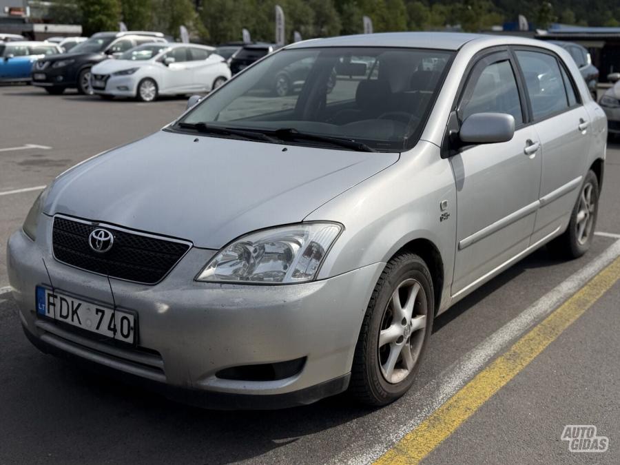 Toyota Corolla 2004 in Kaunas, with an engine capacity of 2.00 L and mileage of 332 thousand km for 350 €, photo 1 on AUTOMOTO.COM.LV