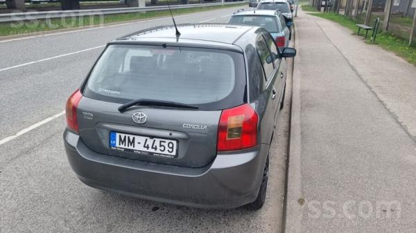 Toyota Corolla 2004 Rīga, ar dzinēja tilpumu 2.00 L un nobraukumu 282 tūkst. km par 1150 €, foto 4 vietnē AUTOMOTO.COM.LV