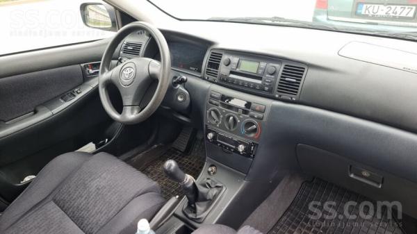 Toyota Corolla 2004 Rīga, ar dzinēja tilpumu 2.00 L un nobraukumu 282 tūkst. km par 1150 €, foto 5 vietnē AUTOMOTO.COM.LV