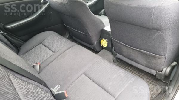 Toyota Corolla 2004 Rīga, ar dzinēja tilpumu 2.00 L un nobraukumu 282 tūkst. km par 1150 €, foto 6 vietnē AUTOMOTO.COM.LV