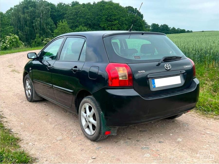 Toyota Corolla 2004 Marijampole, ar dzinēja tilpumu 2.00 L un nobraukumu 320 tūkst. km par 1250 €, foto 5 vietnē AUTOMOTO.COM.LV