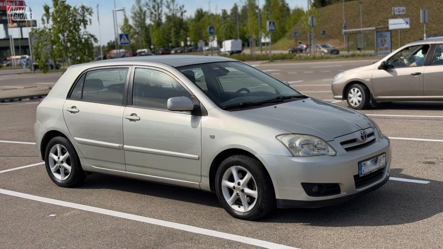 Toyota Corolla 2005 Viļņa, ar dzinēja tilpumu 2.00 L un nobraukumu 273 tūkst. km par 1850 €, foto 7 vietnē AUTOMOTO.COM.LV