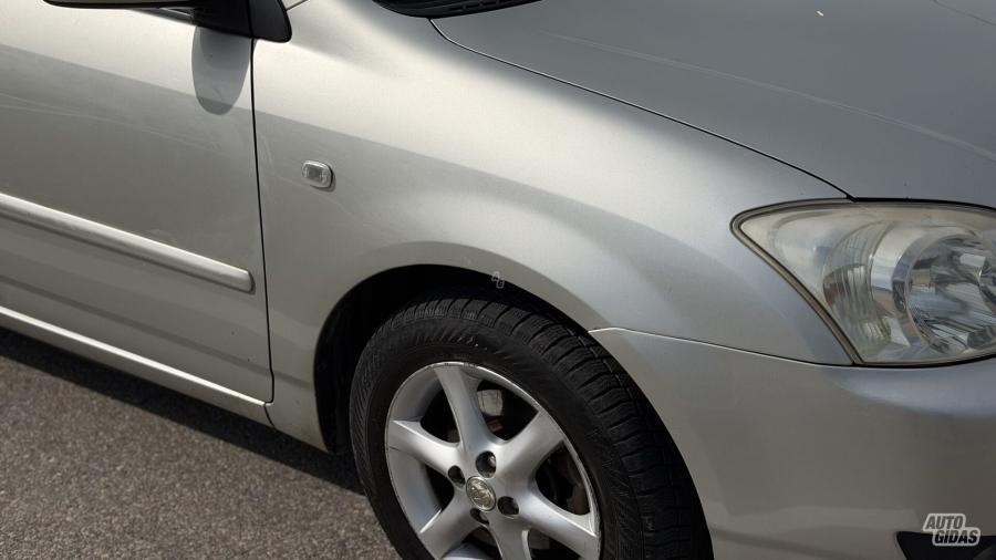 Toyota Corolla 2005 Viļņa, ar dzinēja tilpumu 2.00 L un nobraukumu 273 tūkst. km par 1850 €, foto 8 vietnē AUTOMOTO.COM.LV