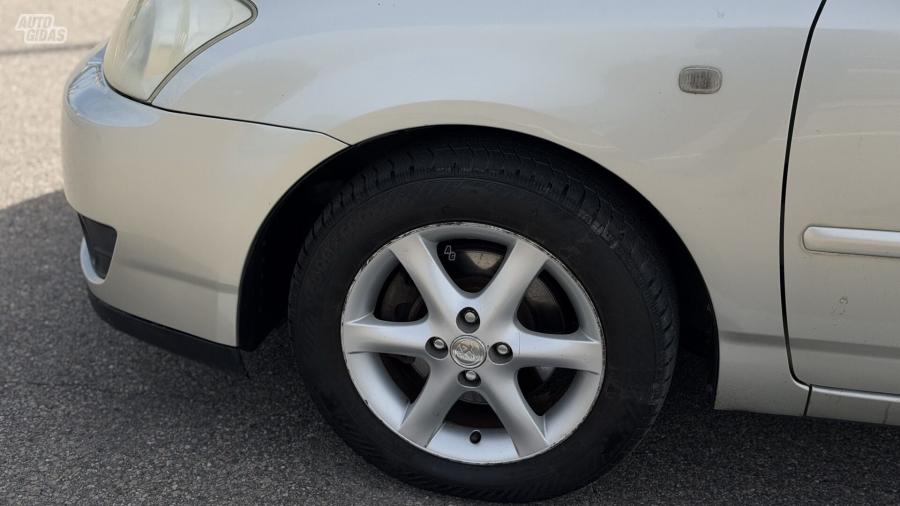 Toyota Corolla 2005 in Vilnius, with an engine capacity of 2.00 L and mileage of 273 thousand km for 1650 €, photo 4 on AUTOMOTO.COM.LV