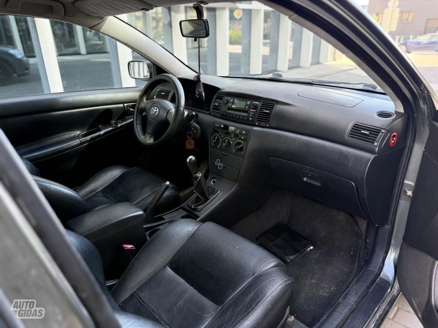 Toyota Corolla 2005 in Vilnius, with an engine capacity of 2.00 L and mileage of 301 thousand km for 680 €, photo 6 on AUTOMOTO.COM.LV