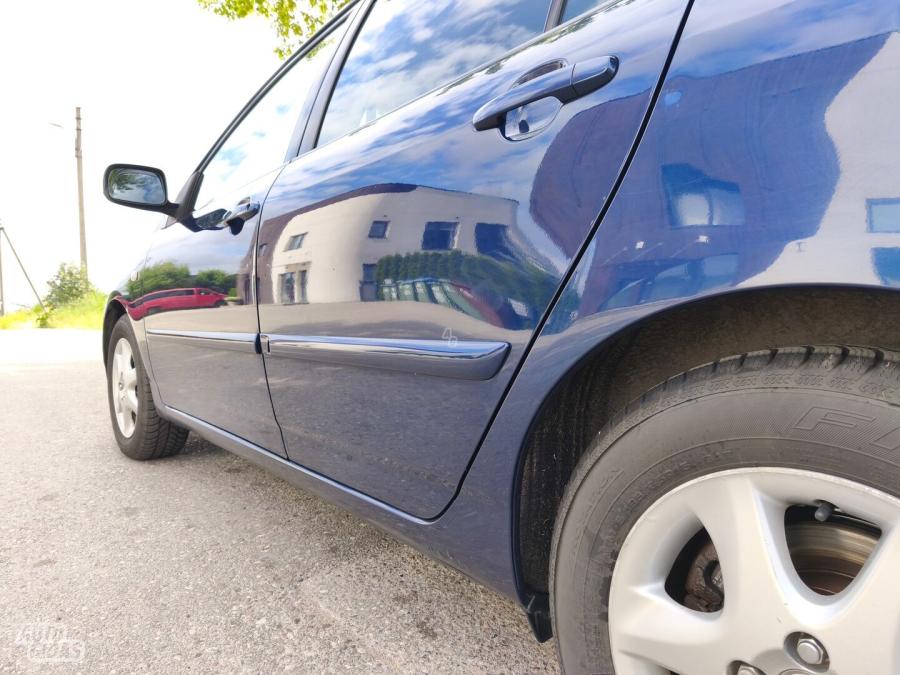 Toyota Corolla 2005 Kauņa, ar dzinēja tilpumu 1.40 L un nobraukumu 219 tūkst. km par 1400 €, foto 13 vietnē AUTOMOTO.COM.LV
