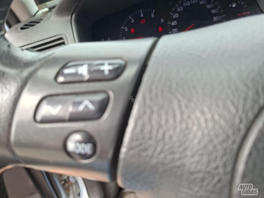 Toyota Corolla 2005 in Kretinga, with an engine capacity of 2.00 L and mileage of 259 thousand km for 1950 €, photo 4 on AUTOMOTO.COM.LV