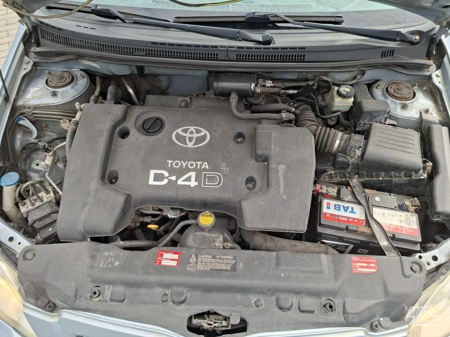 Toyota Corolla 2005 in Kretinga, with an engine capacity of 2.00 L and mileage of 259 thousand km for 1950 €, photo 8 on AUTOMOTO.COM.LV