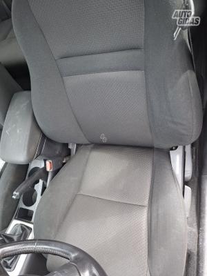 Toyota Corolla 2005 in Kretinga, with an engine capacity of 2.00 L and mileage of 259 thousand km for 1950 €, photo 9 on AUTOMOTO.COM.LV