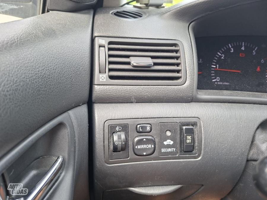 Toyota Corolla 2005 in Kretinga, with an engine capacity of 2.00 L and mileage of 259 thousand km for 1950 €, photo 13 on AUTOMOTO.COM.LV