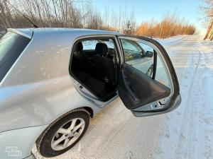 Toyota Corolla 2006 in Vilnius, with an engine capacity of 1.40 L and mileage of 250 thousand km for 2650 €, photo 11 on AUTOMOTO.COM.LV