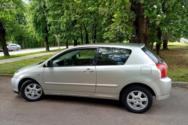 Toyota Corolla 2006 in Kaunas, with an engine capacity of 2.00 L and mileage of 315 thousand km for 1800 €, photo 8 on AUTOMOTO.COM.LV