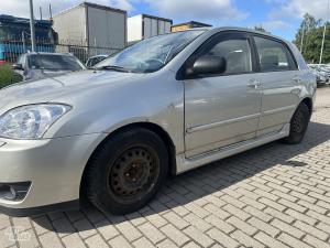Toyota Corolla 2006 in Marijampole, with an engine capacity of 1.40 L and mileage of 254 thousand km for 850 €, photo 3 on AUTOMOTO.COM.LV