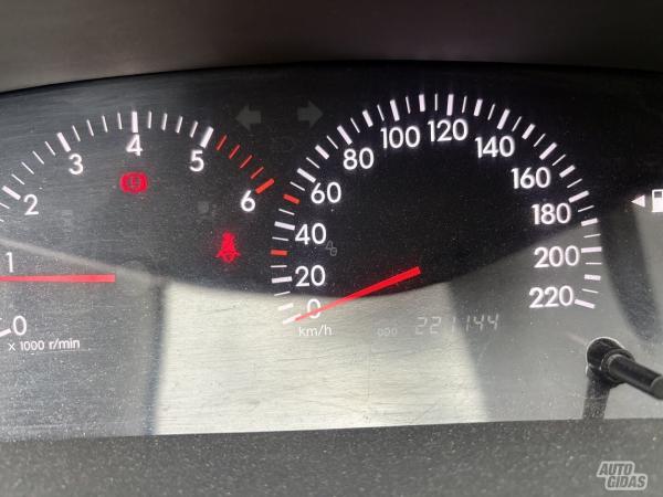 Toyota Corolla 2006 Viļņa, ar dzinēja tilpumu 1.40 L un nobraukumu 241 tūkst. km par 950 €, foto 7 vietnē AUTOMOTO.COM.LV