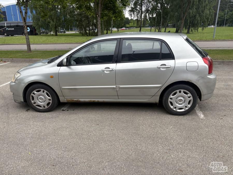 Toyota Corolla 2006 Viļņa, ar dzinēja tilpumu 1.40 L un nobraukumu 241 tūkst. km par 880 €, foto 4 vietnē AUTOMOTO.COM.LV