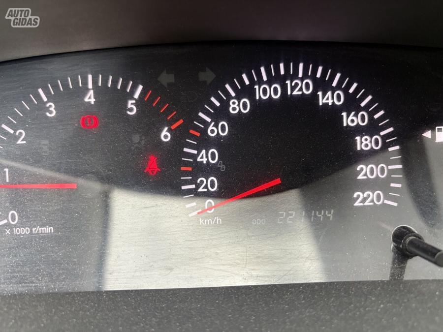 Toyota Corolla 2006 Viļņa, ar dzinēja tilpumu 1.40 L un nobraukumu 241 tūkst. km par 880 €, foto 11 vietnē AUTOMOTO.COM.LV
