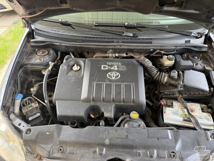 Toyota Corolla 2006 in Vilnius, with an engine capacity of 1.40 L and mileage of 248 thousand km for 1400 €, photo 9 on AUTOMOTO.COM.LV