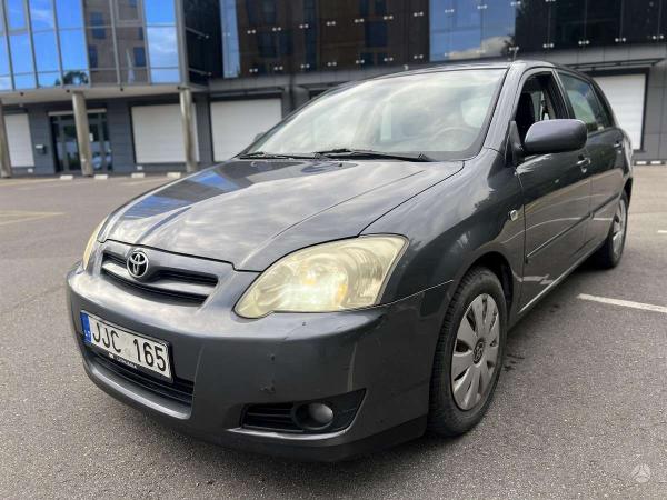 Toyota Corolla 2007 in Vilnius, with an engine capacity of 1.39 L and mileage of 293 thousand km for 1500 €, photo 1 on AUTOMOTO.COM.LV