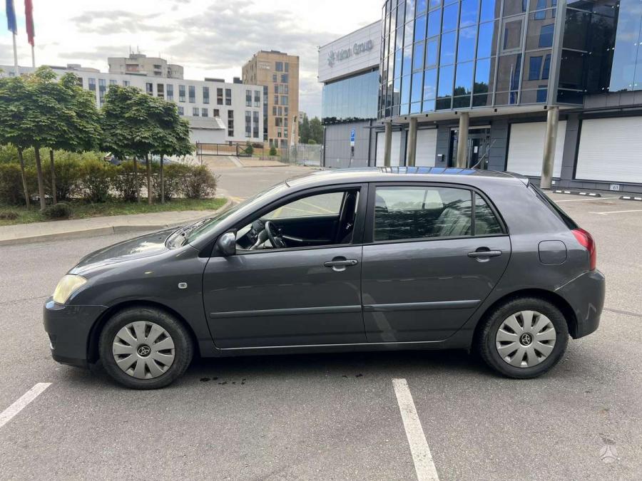 Toyota Corolla 2007 in Vilnius, with an engine capacity of 1.39 L and mileage of 293 thousand km for 1500 €, photo 4 on AUTOMOTO.COM.LV