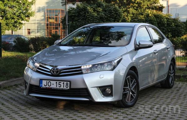 Toyota Corolla 2014 Rīga, ar dzinēja tilpumu 1.60 L un nobraukumu 200 tūkst. km par 7900 €, foto 1 vietnē AUTOMOTO.COM.LV