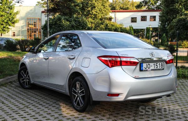 Toyota Corolla 2014 Rīga, ar dzinēja tilpumu 1.60 L un nobraukumu 200 tūkst. km par 7900 €, foto 4 vietnē AUTOMOTO.COM.LV
