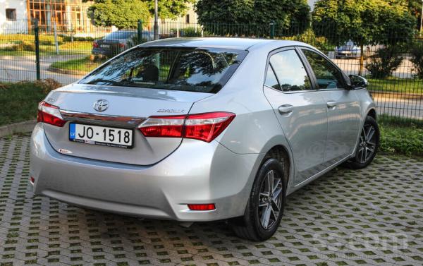 Toyota Corolla 2014 Rīga, ar dzinēja tilpumu 1.60 L un nobraukumu 200 tūkst. km par 7900 €, foto 5 vietnē AUTOMOTO.COM.LV