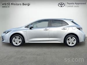Toyota Corolla 2021 in Riga, with an engine capacity of 1.80 L and mileage of 114 thousand km for 15990 €, photo 4 on AUTOMOTO.COM.LV