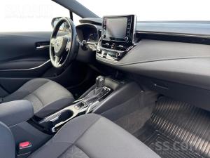 Toyota Corolla 2021 in Riga, with an engine capacity of 1.80 L and mileage of 114 thousand km for 15990 €, photo 7 on AUTOMOTO.COM.LV