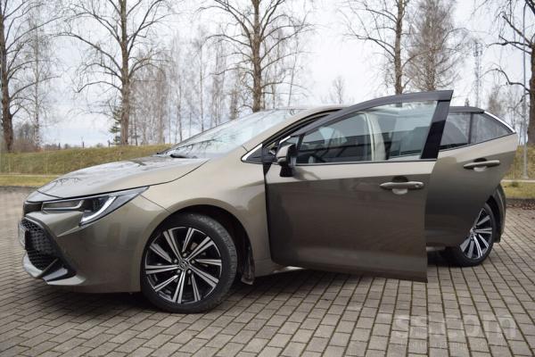 Toyota Corolla 2021 in Tukums, with an engine capacity of 1.20 L and mileage of 48 thousand km for 15000 €, photo 4 on AUTOMOTO.COM.LV