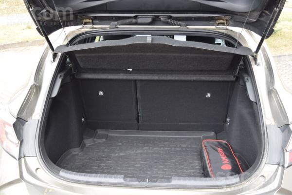 Toyota Corolla 2021 in Tukums, with an engine capacity of 1.20 L and mileage of 48 thousand km for 15000 €, photo 7 on AUTOMOTO.COM.LV