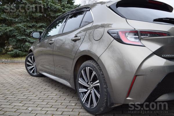 Toyota Corolla 2021 in Tukums, with an engine capacity of 1.20 L and mileage of 48 thousand km for 15000 €, photo 9 on AUTOMOTO.COM.LV