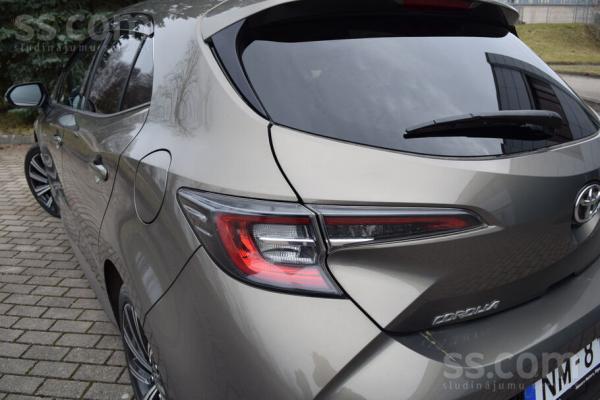 Toyota Corolla 2021 in Tukums, with an engine capacity of 1.20 L and mileage of 48 thousand km for 15000 €, photo 10 on AUTOMOTO.COM.LV