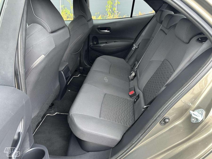 Toyota Corolla 2021 in Vilnius, with an engine capacity of 1.80 L and mileage of 171 thousand km for 15950 €, photo 31 on AUTOMOTO.COM.LV