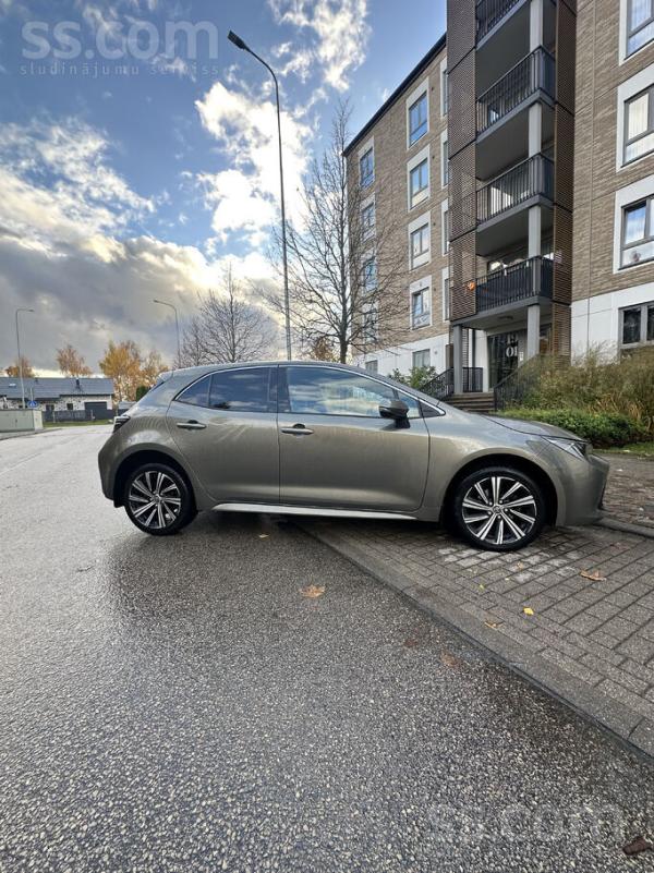 Toyota Corolla 2022 in Riga, with an engine capacity of 1.80 L and mileage of 48 thousand km for 17000 €, photo 4 on AUTOMOTO.COM.LV