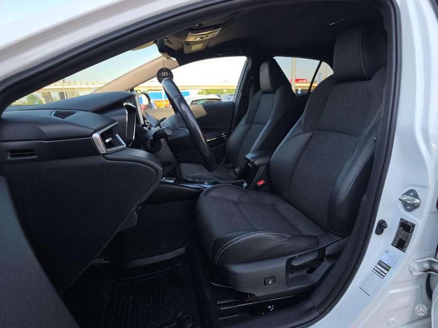 Toyota Corolla 2022 in Klaipeda, with an engine capacity of 1.80 L and mileage of 61 thousand km for 18991 €, photo 12 on AUTOMOTO.COM.LV