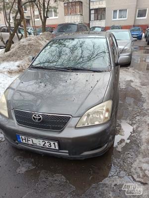 Toyota Corolla 2004 Viļņa, ar dzinēja tilpumu 2.00 L un nobraukumu 255 tūkst. km par 1250 €, foto 3 vietnē AUTOMOTO.COM.LV