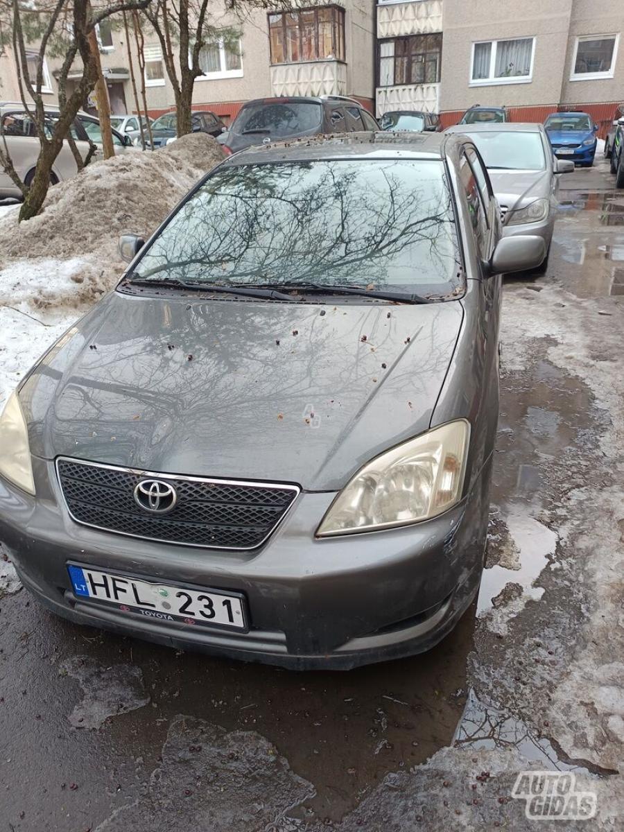 Toyota Corolla 2004 Viļņa, ar dzinēja tilpumu 2.00 L un nobraukumu 255 tūkst. km par 1250 €, foto 3 vietnē AUTOMOTO.COM.LV