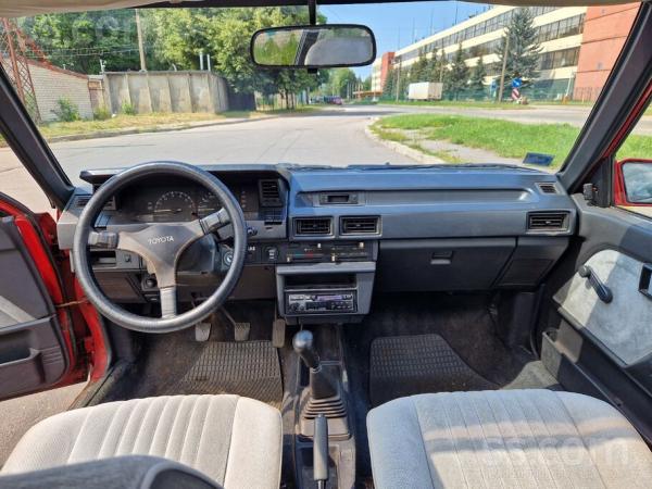 Sarkans Toyota Corolla 1986 Rīga, ar dzinēja tilpumu 1.60 L un nobraukumu 219 tūkst. km par 4600 €, foto 6 vietnē AUTOMOTO.COM.LV
