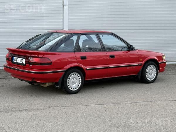 Red Toyota Corolla 1991 in Riga, with an engine capacity of 1.60 L and mileage of 180 thousand km for 13990 €, photo 4 on AUTOMOTO.COM.LV