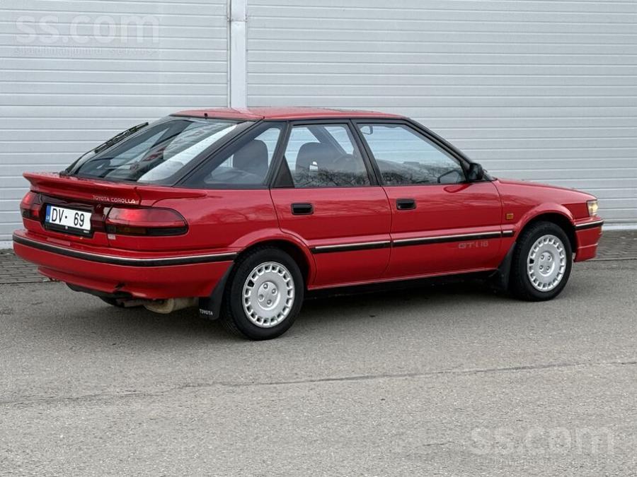 Red Toyota Corolla 1991 in Riga, with an engine capacity of 1.60 L and mileage of 180 thousand km for 9990 €, photo 5 on AUTOMOTO.COM.LV