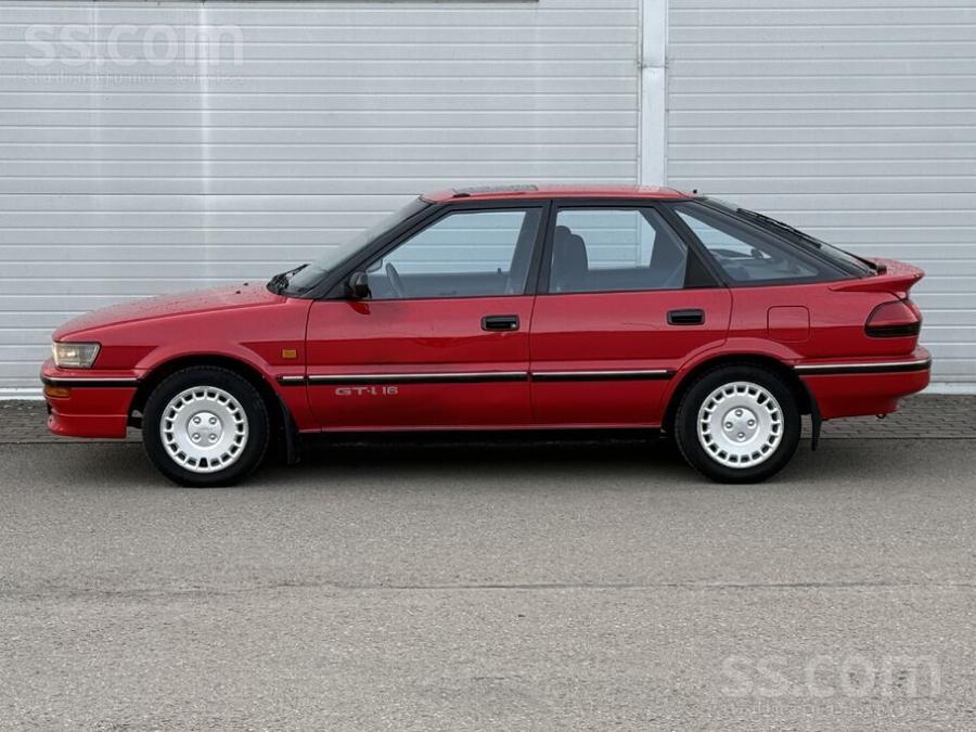 Red Toyota Corolla 1991 in Riga, with an engine capacity of 1.60 L and mileage of 180 thousand km for 9990 €, photo 8 on AUTOMOTO.COM.LV