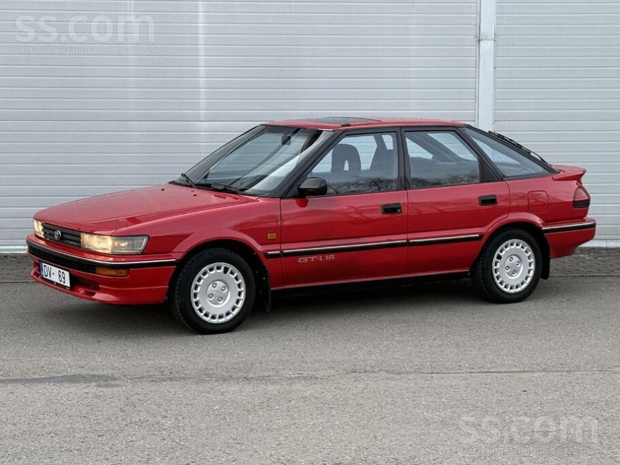 Red Toyota Corolla 1991 in Riga, with an engine capacity of 1.60 L and mileage of 180 thousand km for 9990 €, photo 9 on AUTOMOTO.COM.LV