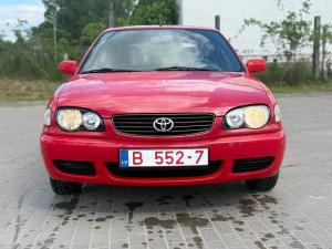 Sarkans Toyota Corolla 2001 Rēzekne, ar dzinēja tilpumu 2.00 L un nobraukumu 350 tūkst. km par 590 €, foto  vietnē AUTOMOTO.COM.LV