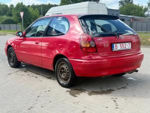 Sarkans Toyota Corolla 2001 Rēzekne, ar dzinēja tilpumu 2.00 L un nobraukumu 350 tūkst. km par 590 €, foto 5 vietnē AUTOMOTO.COM.LV