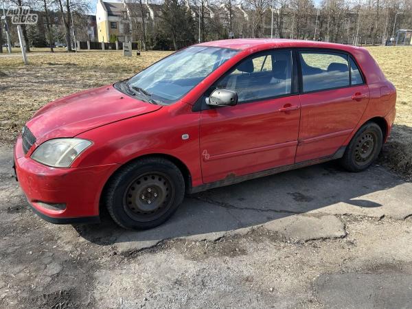 Sarkans Toyota Corolla 2003 Viļņa, ar dzinēja tilpumu 1.40 L un nobraukumu 220 tūkst. km par 499 €, foto 10 vietnē AUTOMOTO.COM.LV